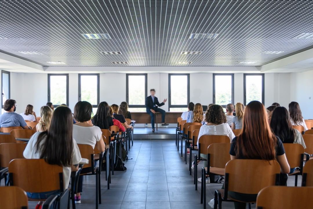 "Exploring the World-Class Education and Opportunities at University of ...